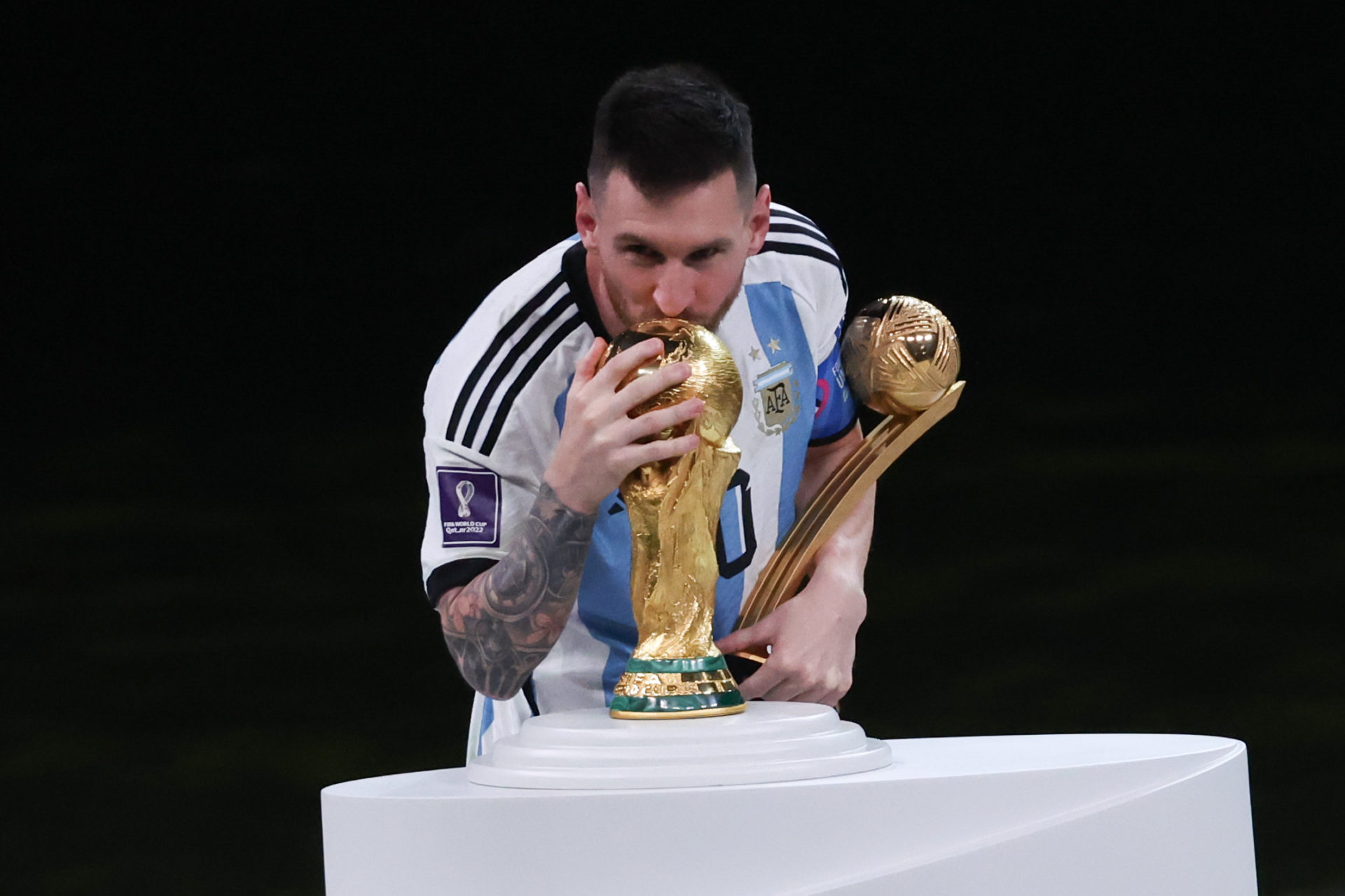 'Fantastic player': Man City could now sign a midfielder Lionel Messi ...