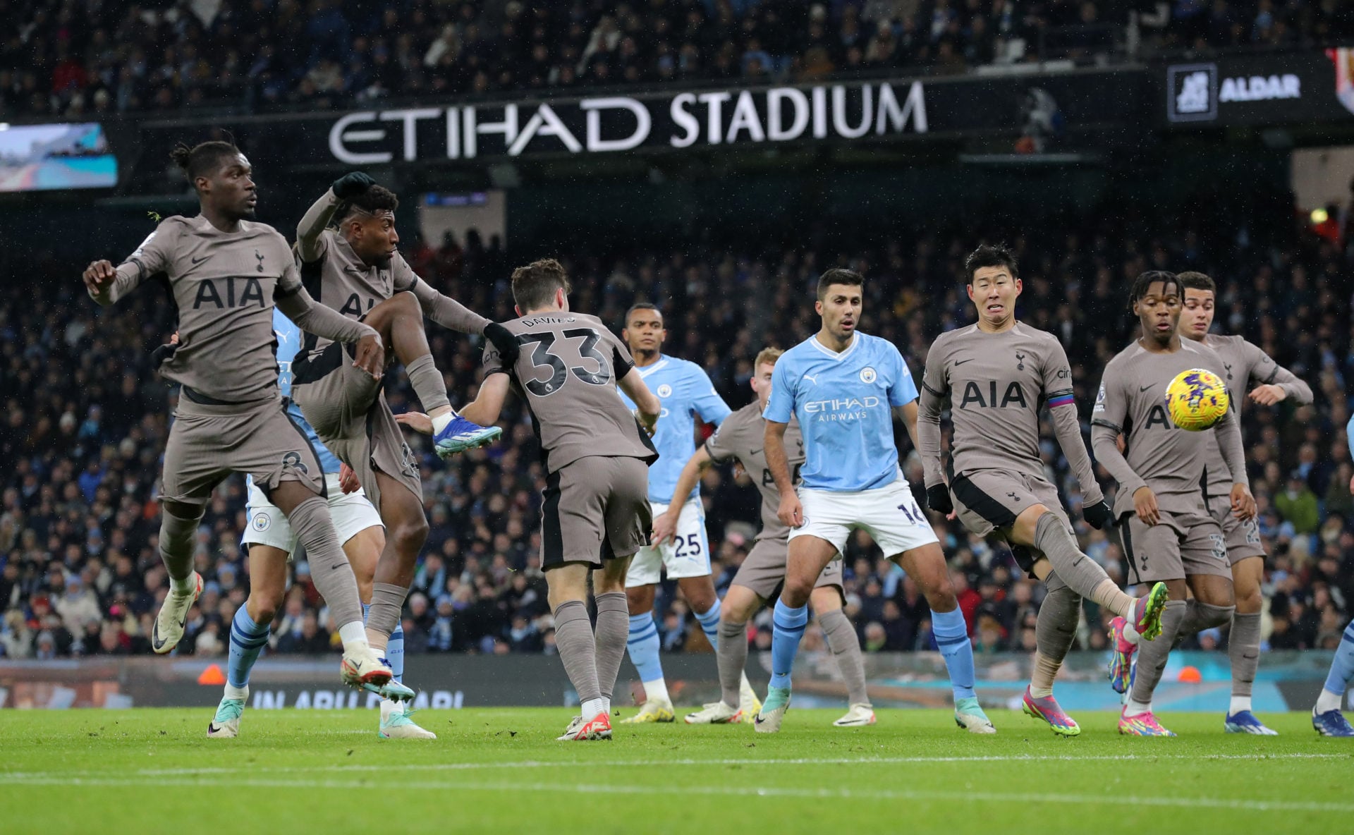 Forget Simon Hooper... Shocking mistake in 3-3 draw overshadowed Man ...