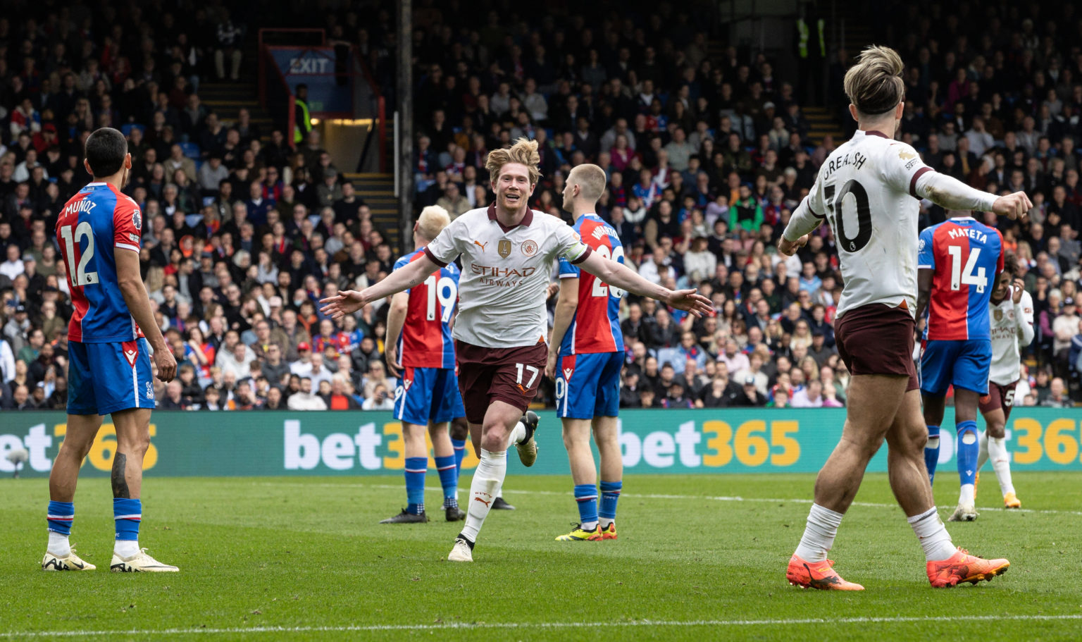 Joe Cole now shares who he thinks is better - Kevin De Bruyne or Steven ...