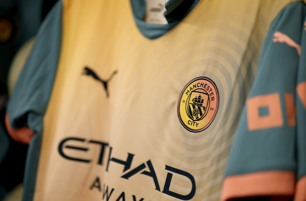 Richard Keys takes swipe at Noel Gallagher as Man City debut 'awful ...